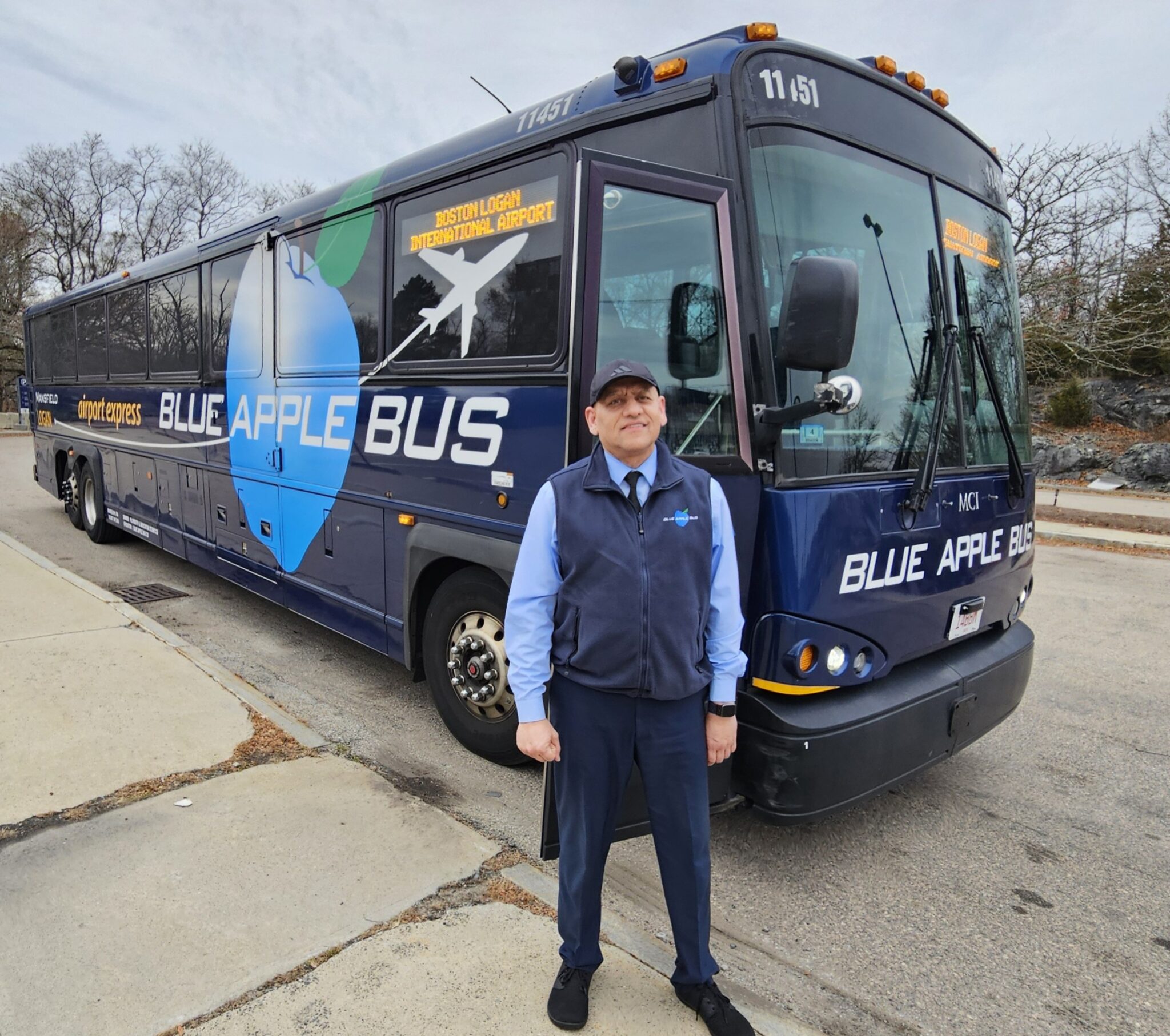 Blue Apple Bus – Express between Riverside and Logan Airport - Fig City News