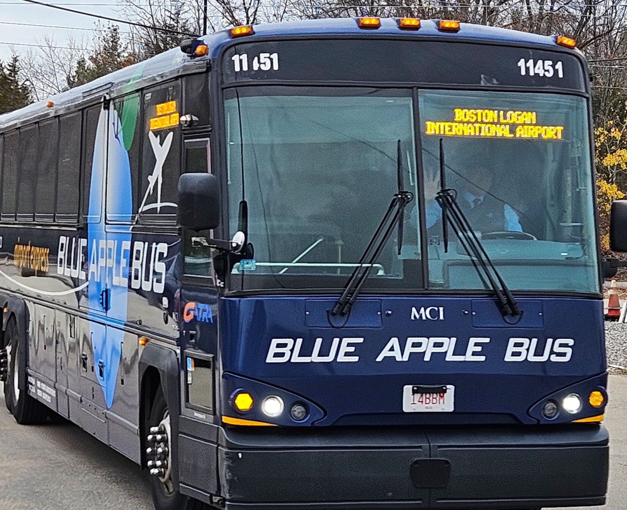 Blue Apple Bus – Express between Riverside and Logan Airport - Fig City News