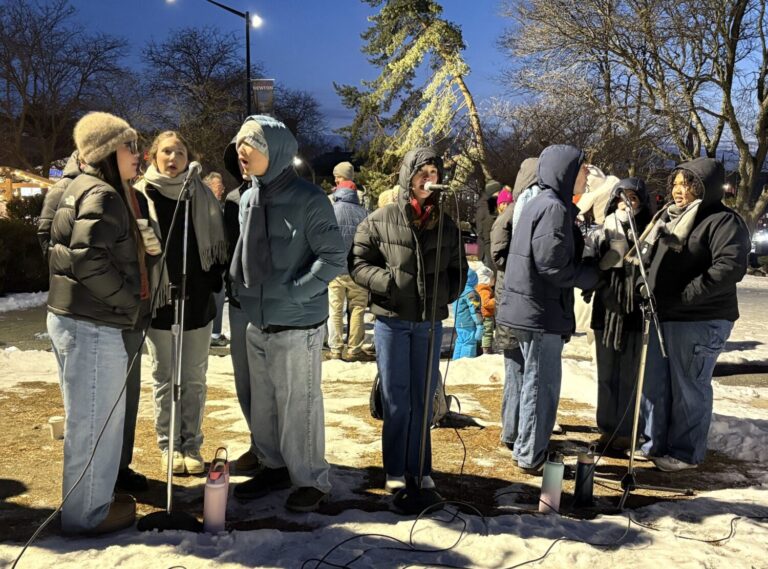 WinterFEST, full of warmth, confronts blustery weather - Fig City News